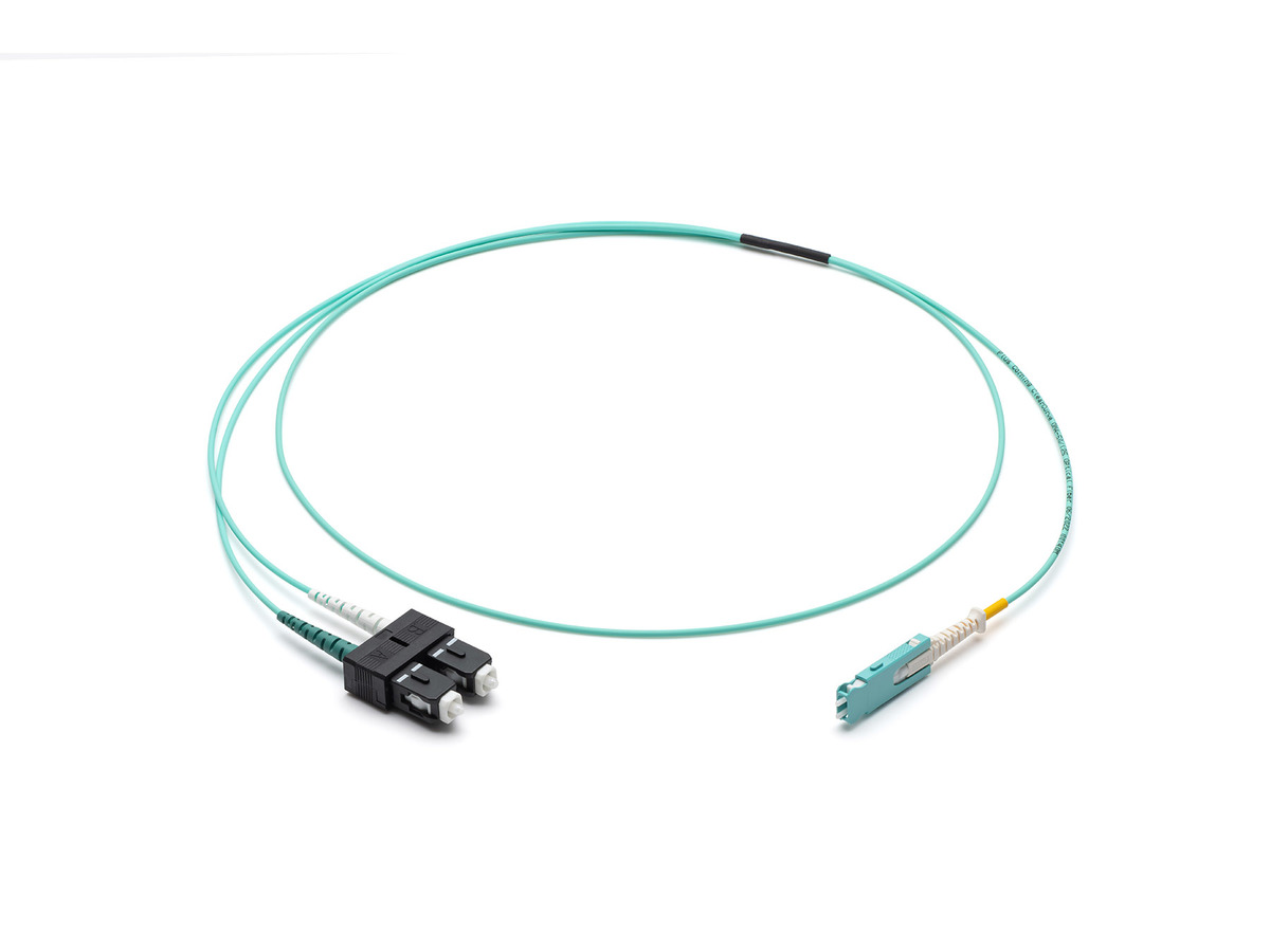E57NM02QNZ16001M | Jarretière EDGE™ 1,6 mm multimode, LSZH, CPR Dca ClearCurve® OM4, SC UPC ...