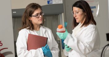 Microbiology Workflow Lab Equipment | Sampling and Analysis | Corning