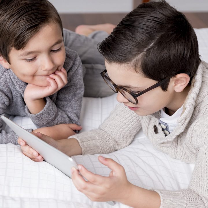 Corning Astra Glass | Oxide Thin Film Transistor (TFT) Tablet, Notebook ...