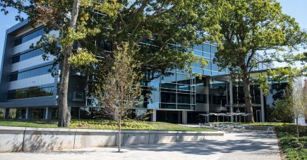 Smarter Offices with Fiber to the Edge | Corning