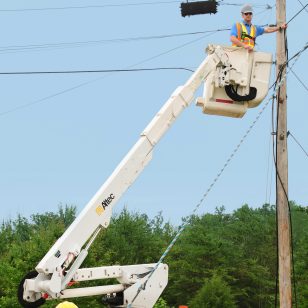 Corning and AT&T to Train Thousands of Technicians | Fiber Optic ...